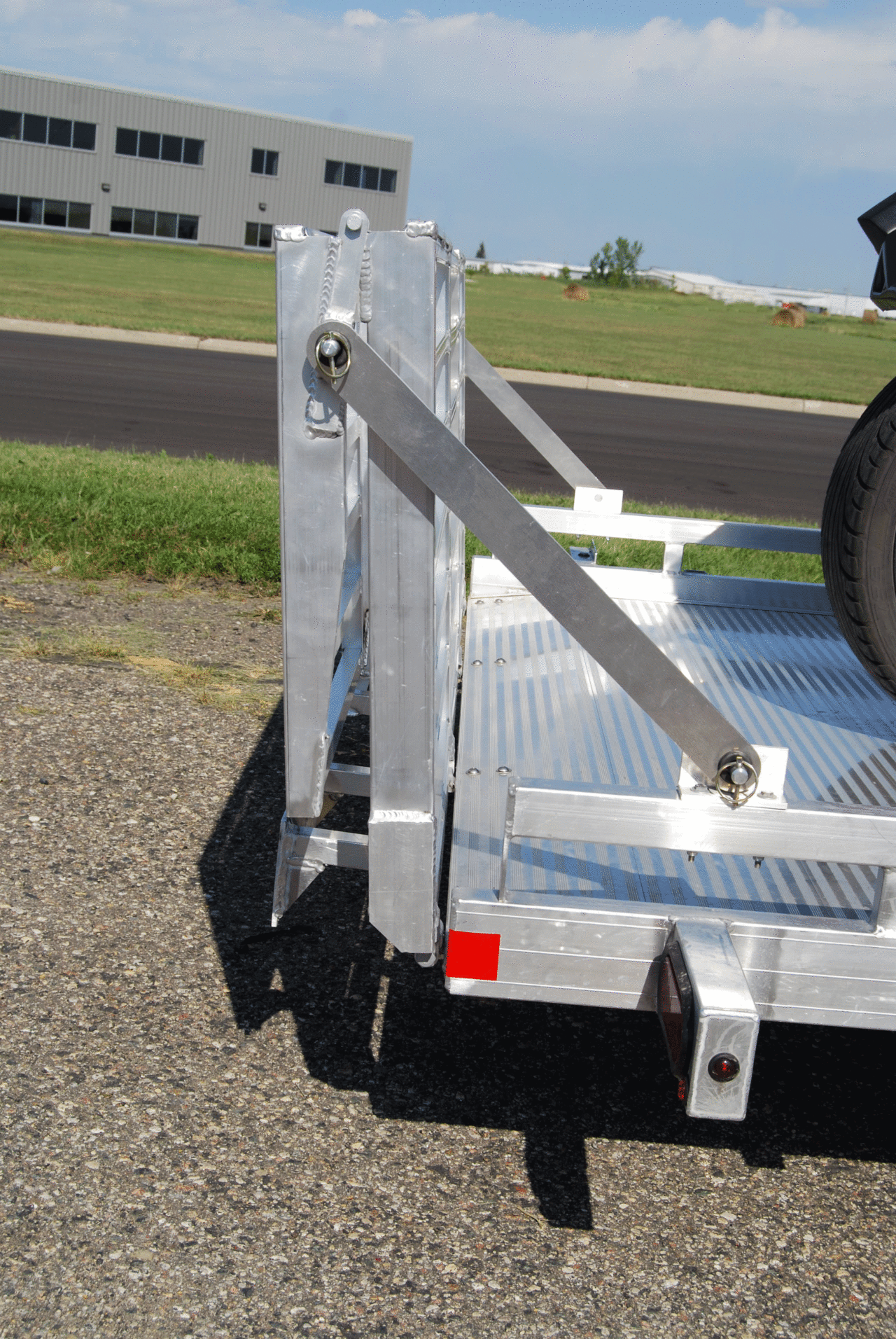 Polaris-Slingshot-Trailer-Ramp-Accessory - Bear Track Aluminum Trailers
